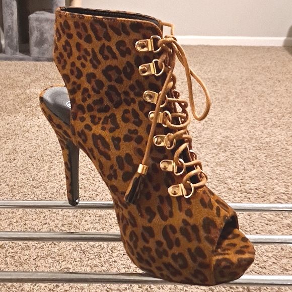 Ashley Stewart | Shoes | Ashley Stewart Animal Print Laceup Front ...